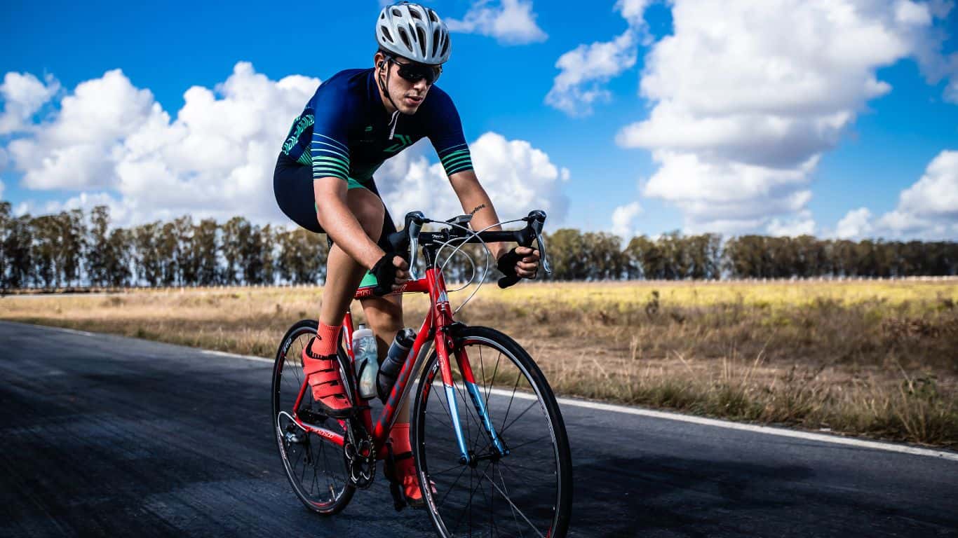 What is a Good Average Heart Rate while Cycling? - On Your Left
